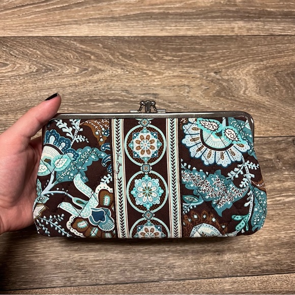 Vera Bradley | Bags | Vera Bradley Kiss Lock Wallet Clutch Retired 206 ...